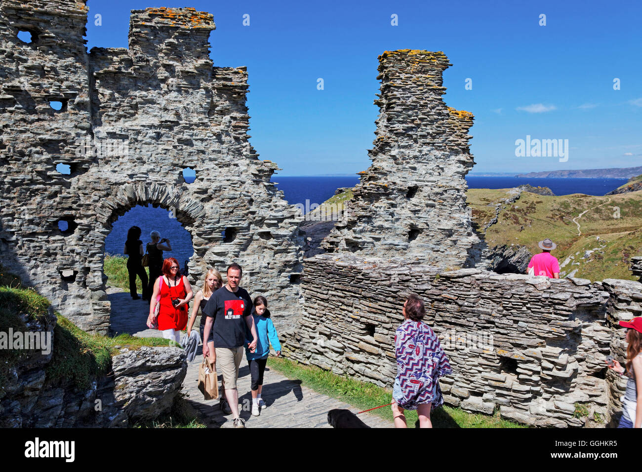 Tintagel castle hi-res stock photography and images - Alamy