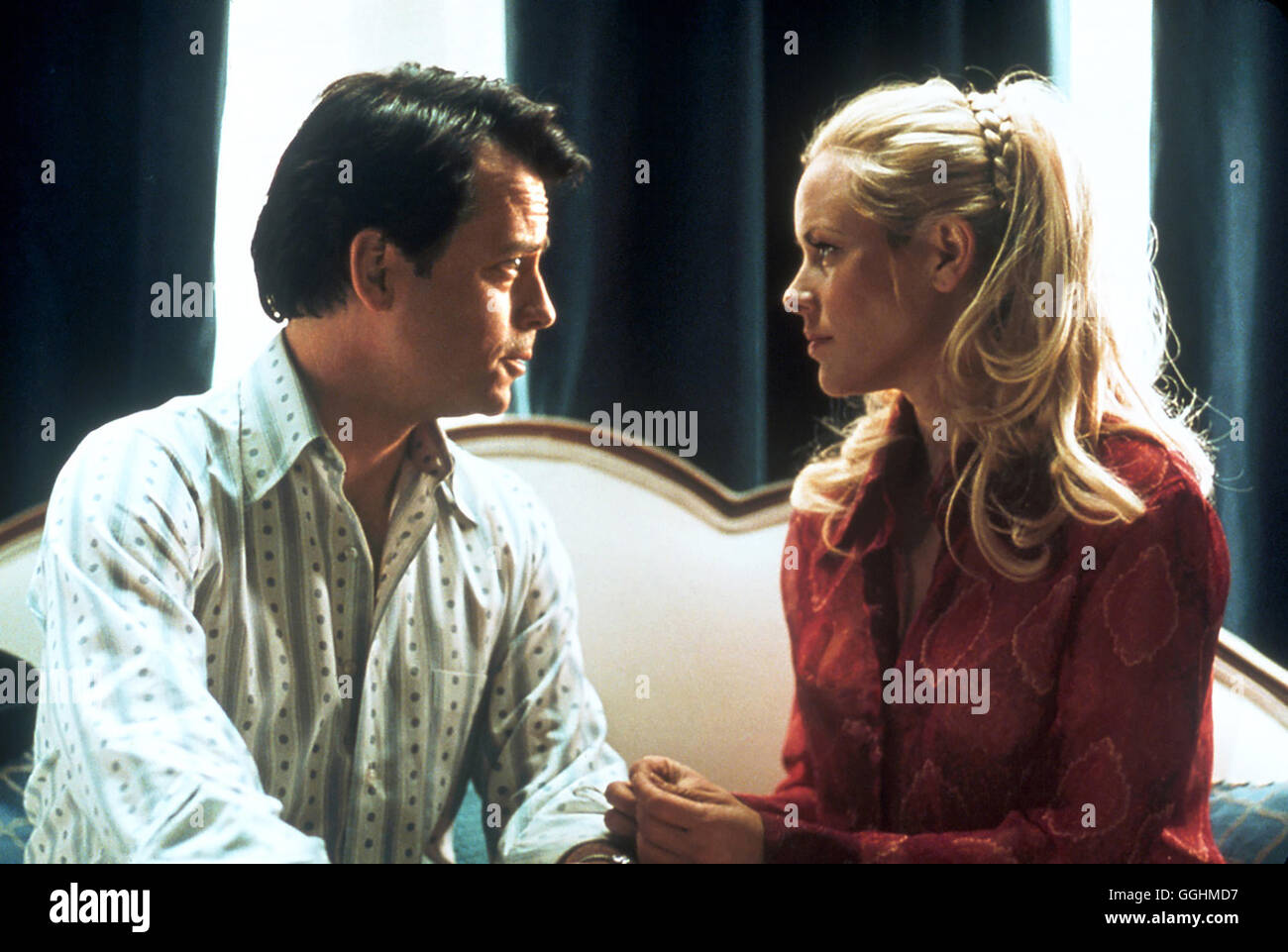 Maria bello auto focus hi-res stock photography and images - Alamy