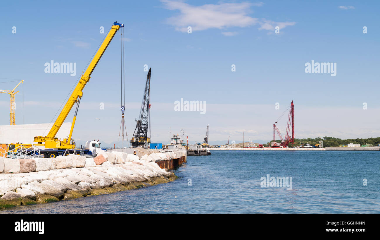 Construction site for the realization of the movable bulkheads system ...