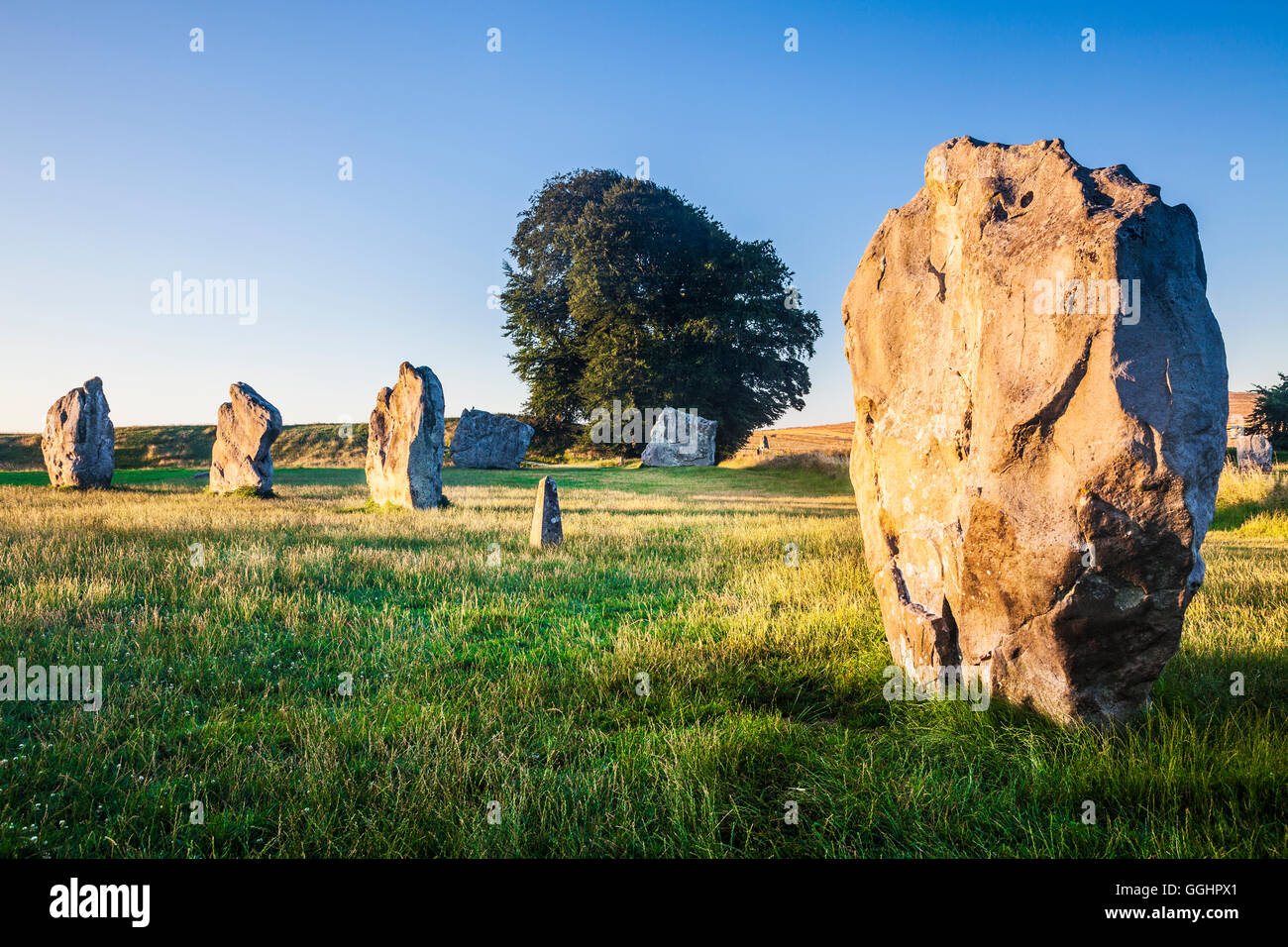 Avebury stone circle hi-res stock photography and images - Alamy