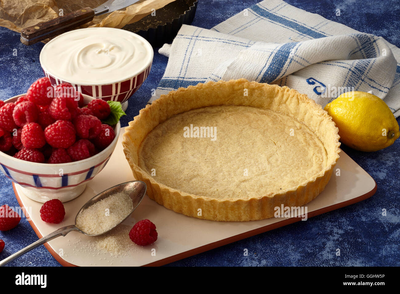 Golden pastry hi-res stock photography and images - Alamy