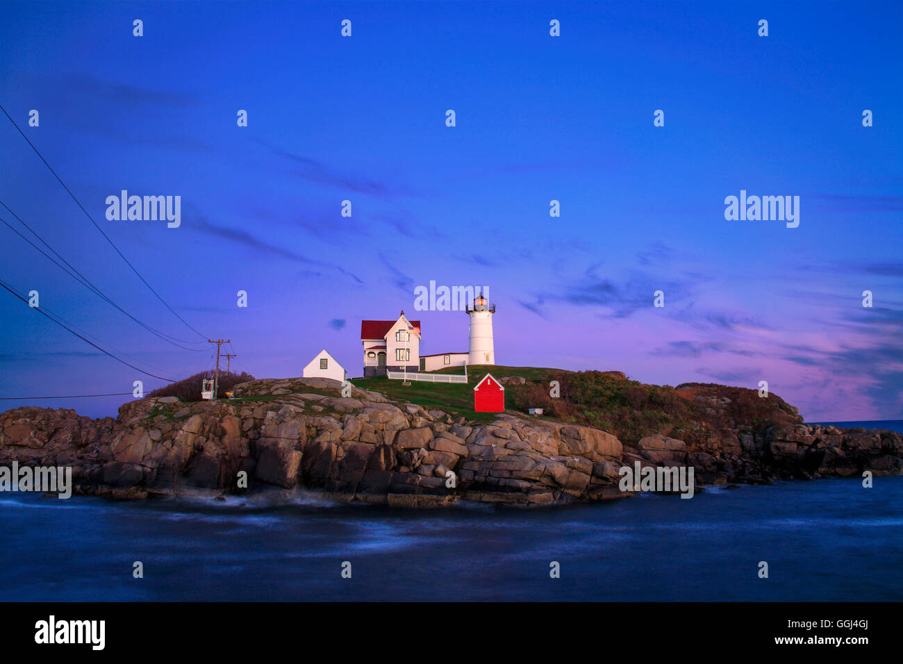 Yet another beautiful New England sunset at the Nubble Lighthouse, Cape ...