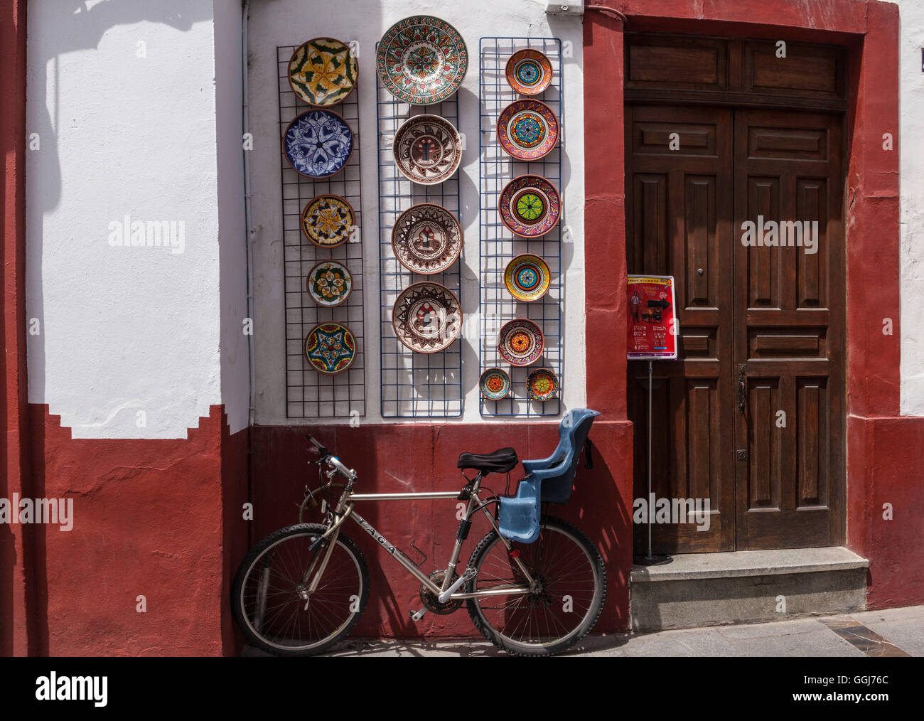 Crockery shop hi-res stock photography and images - Alamy