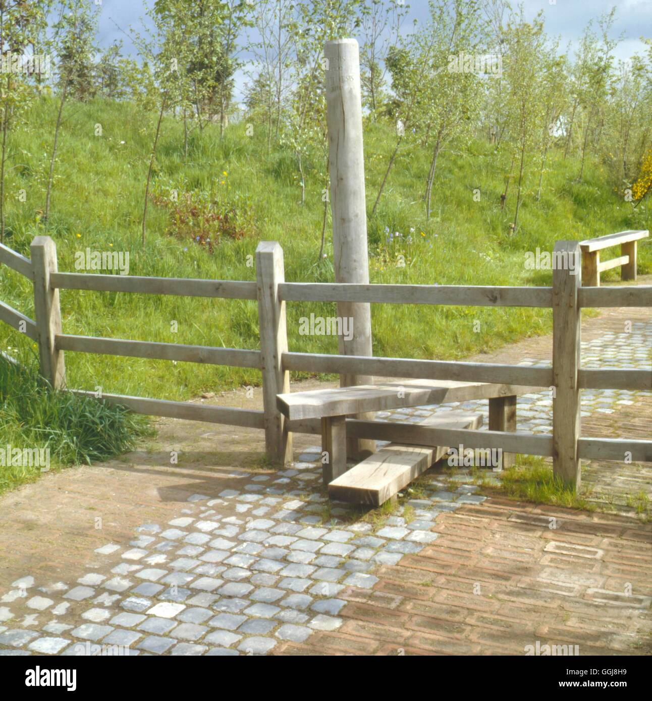 Fence stile hi-res stock photography and images - Alamy