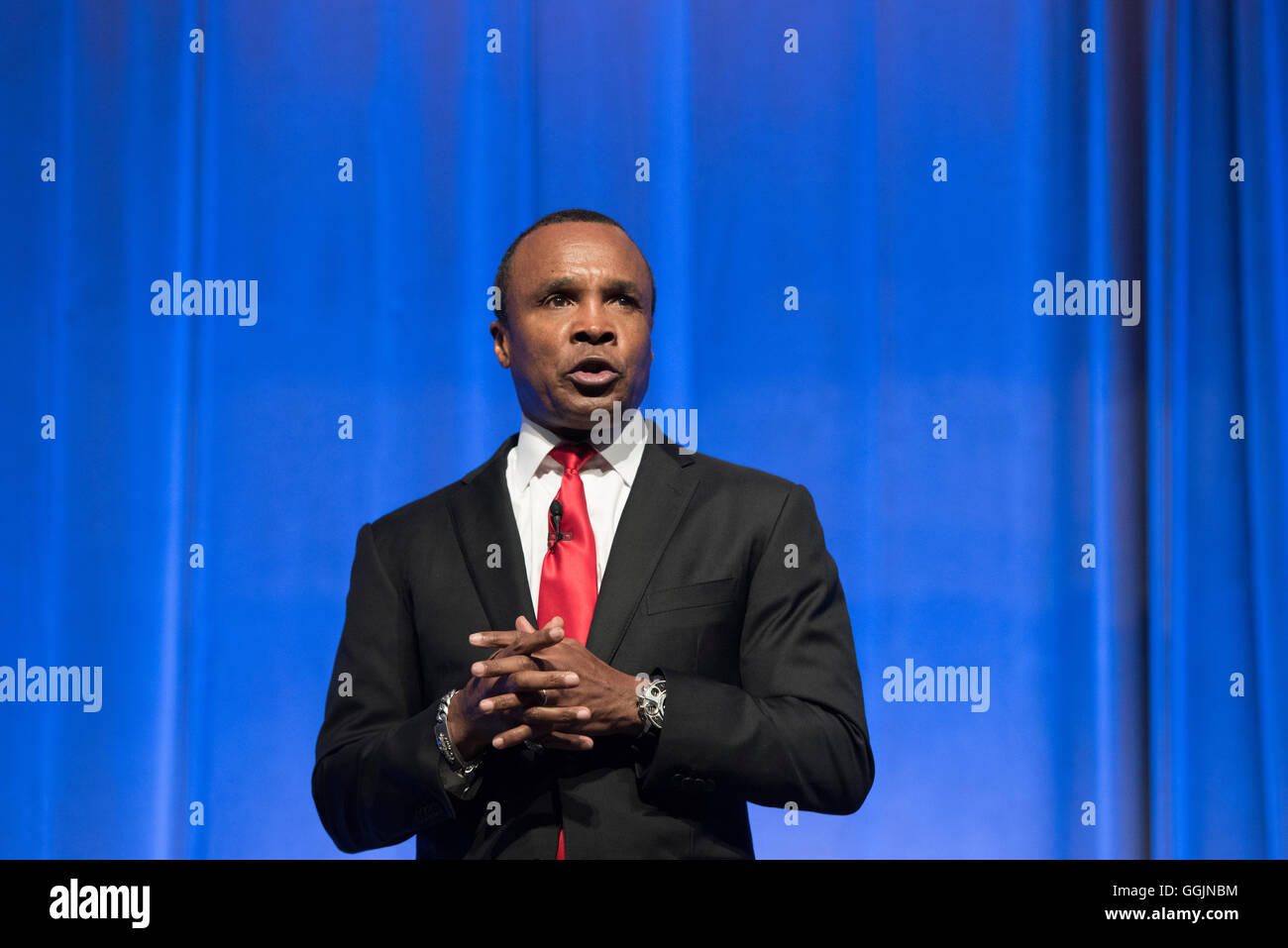 Retired legendary boxer "Sugar" Ray Leonard, now a motivational speaker ...