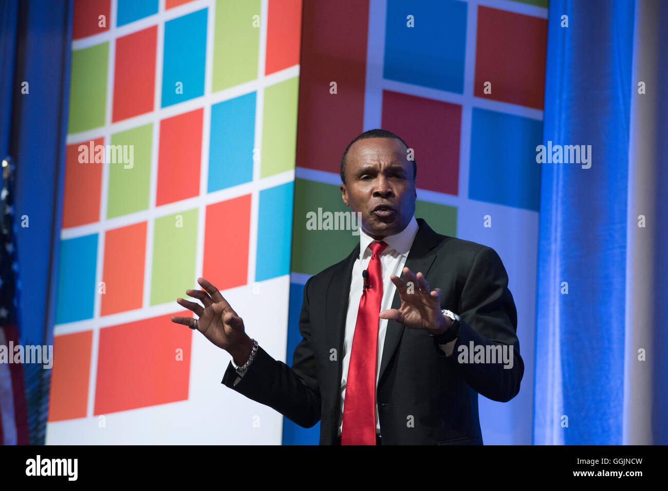 Retired legendary boxer "Sugar" Ray Leonard, now a motivational speaker ...