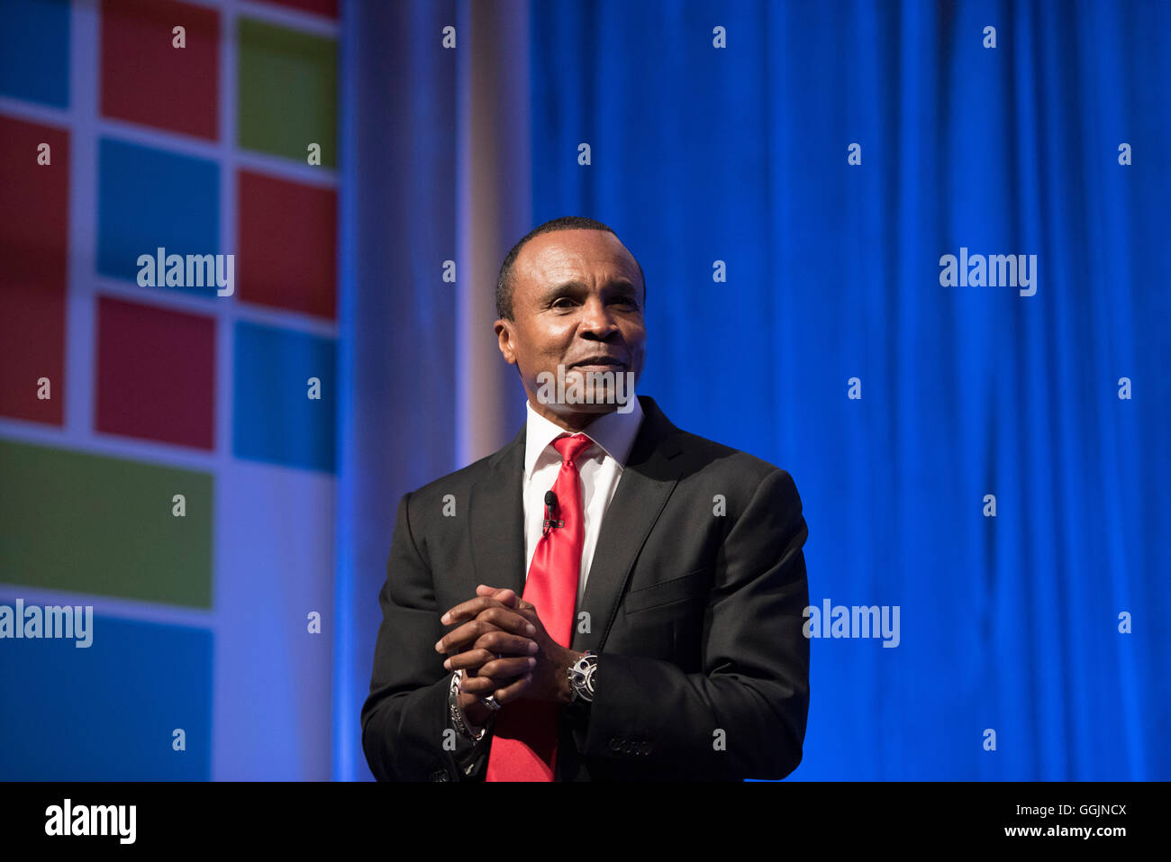 Retired legendary boxer "Sugar" Ray Leonard, now a motivational speaker ...