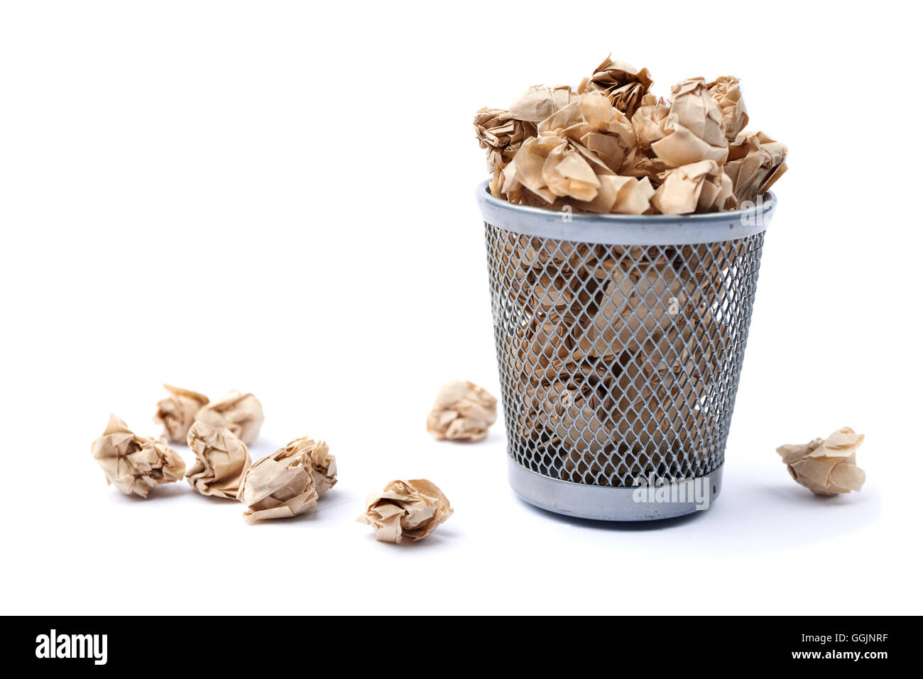 Trash bin paper hi-res stock photography and images - Alamy