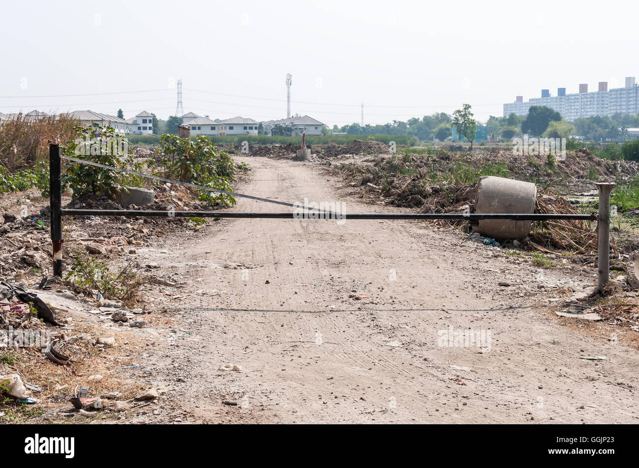 Barrier gate hi-res stock photography and images - Alamy