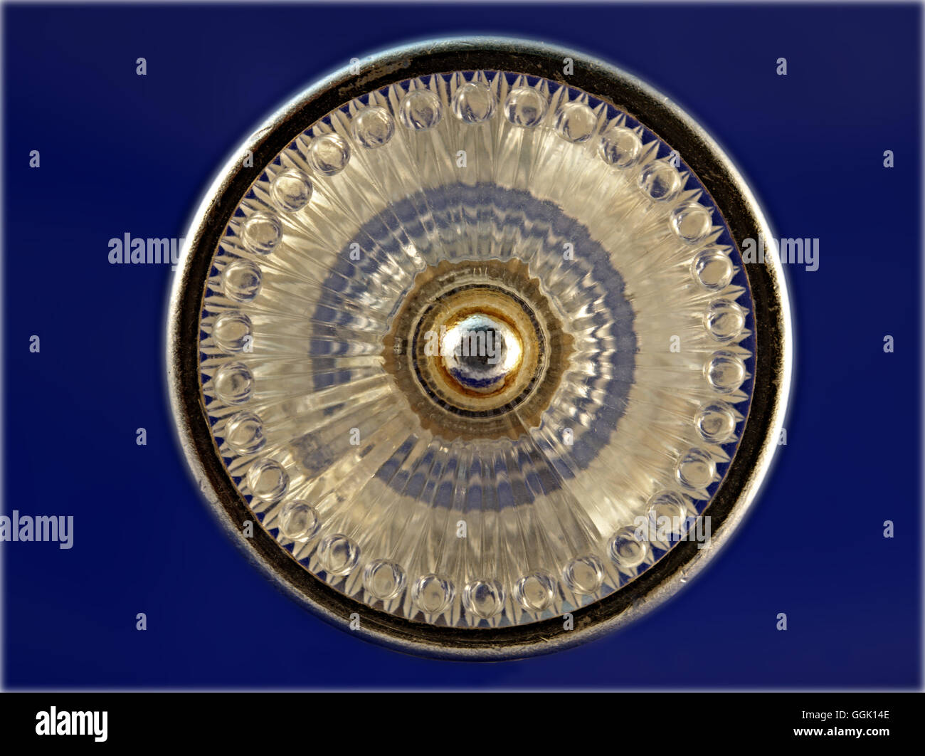 Circle shapes & patterns in old radio knob Stock Photo - Alamy