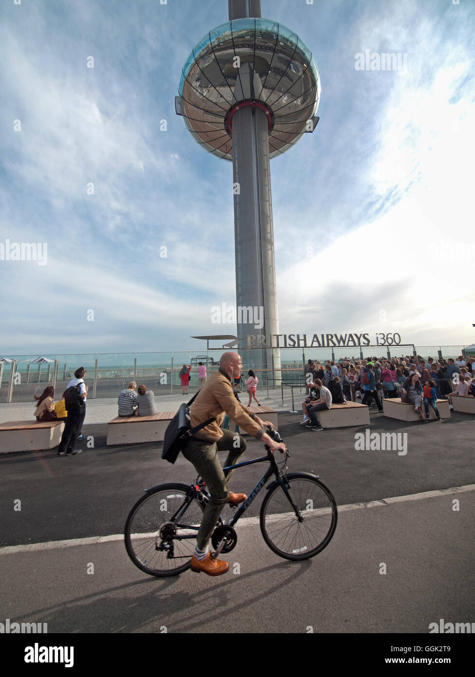 Brighton seaside cycle lane hi-res stock photography and images - Alamy