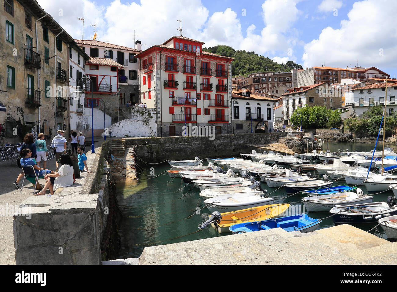 Mundaka Harbour, Spain, Basque County Stock Photo - Alamy