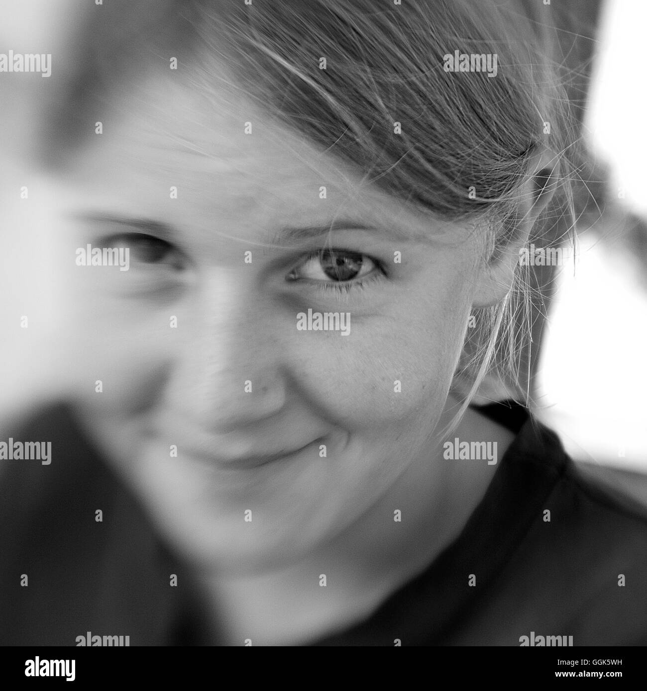 Girl looking into the camera (black and white photo using Lensbaby ...
