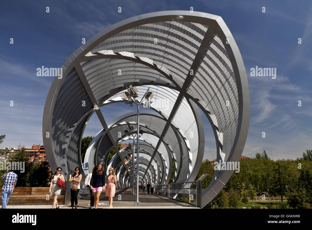 Madrid bridge hi-res stock photography and images - Alamy