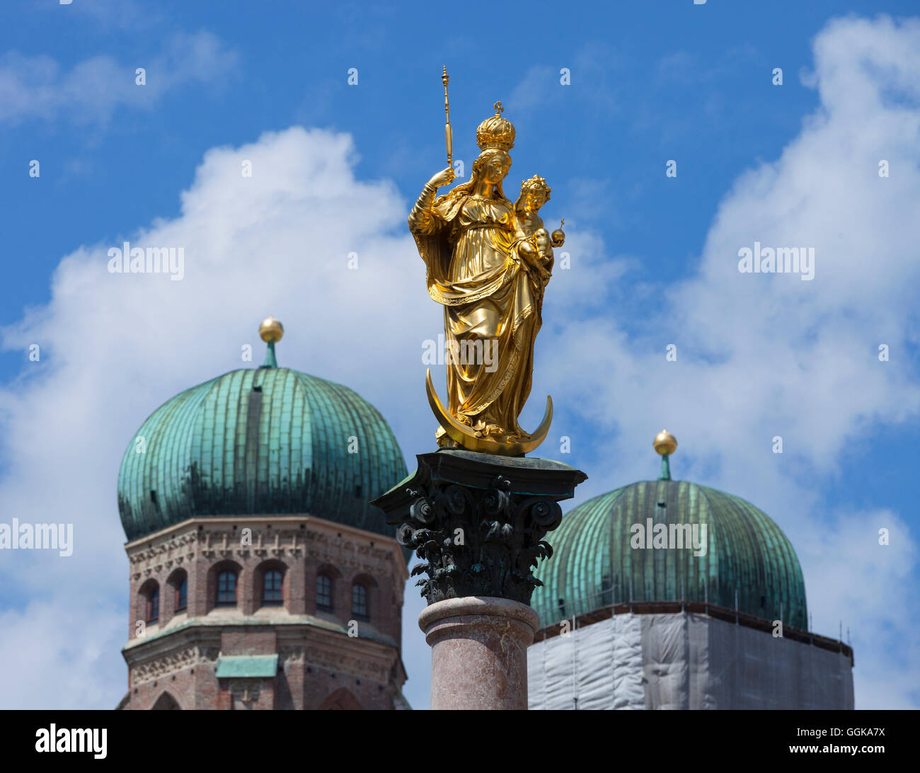 Column towers hi-res stock photography and images - Alamy