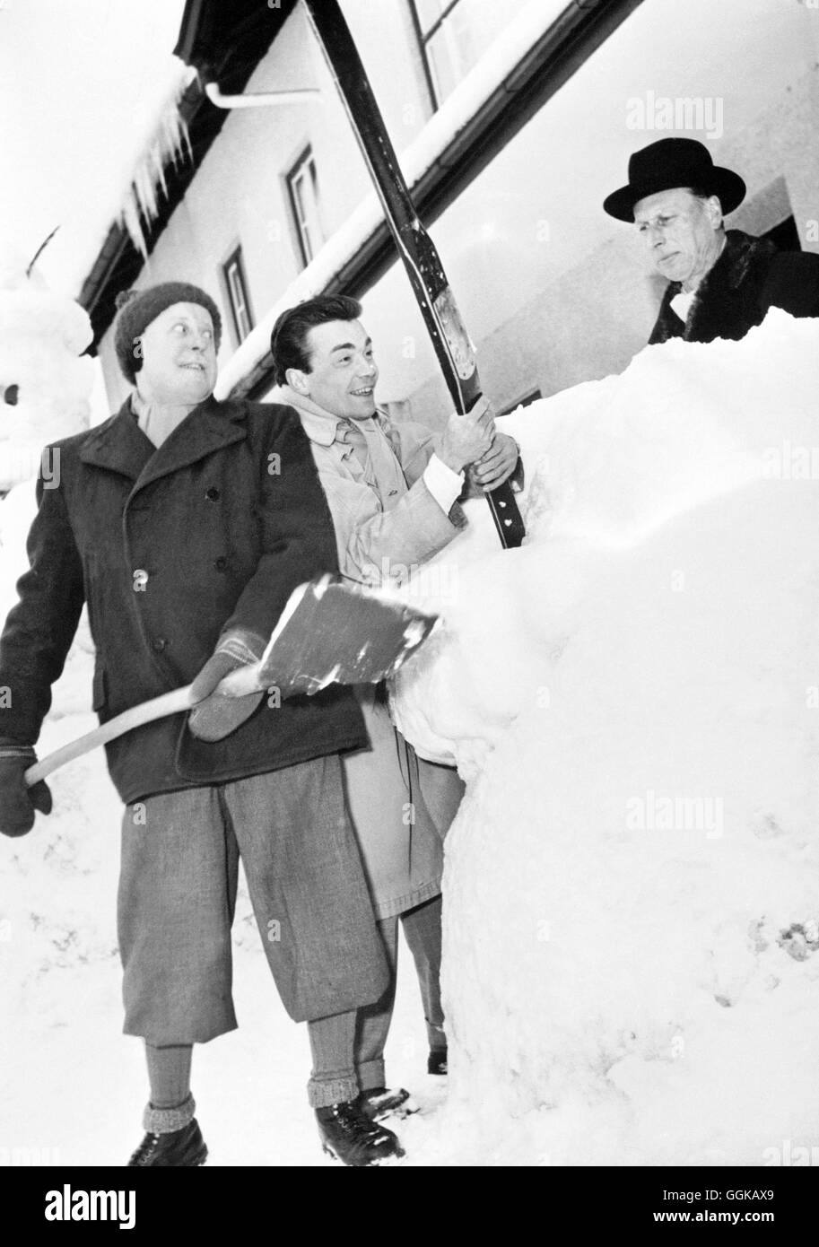 Drei männer im schnee hi-res stock photography and images - Alamy