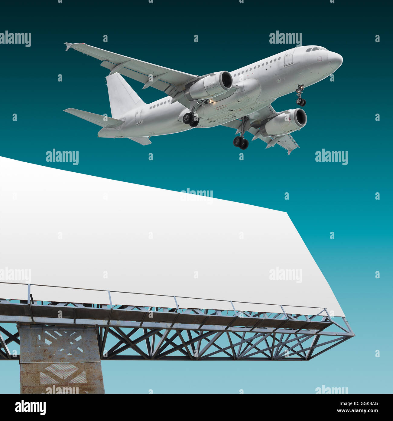 Flight advertising board hi-res stock photography and images - Alamy