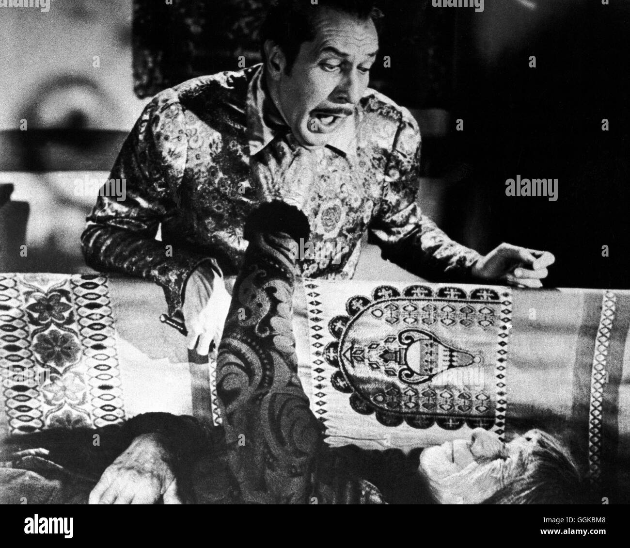 Boris karloff raven 1963 hi-res stock photography and images - Alamy