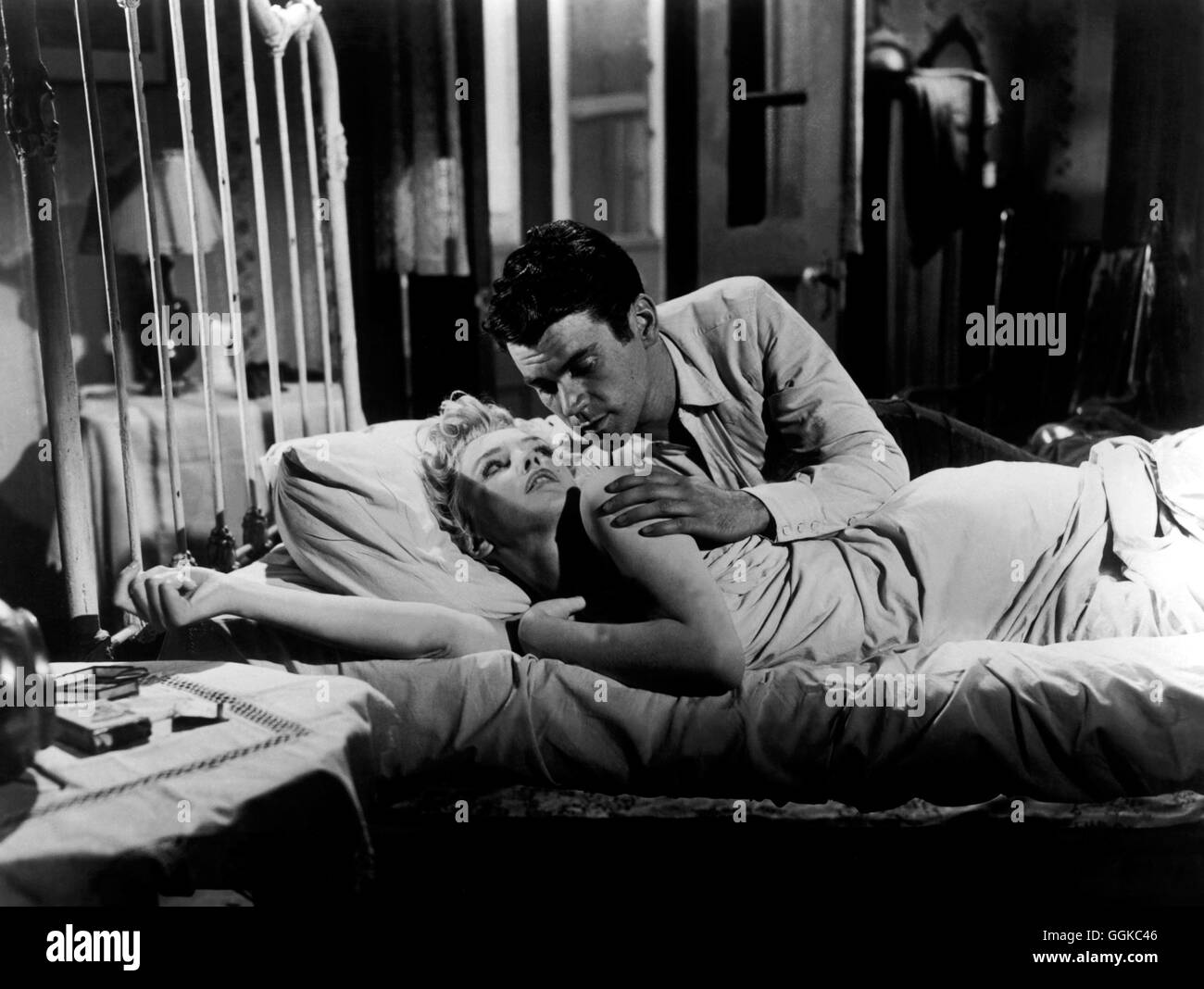 Bus stop film 1956 hi-res stock photography and images - Alamy