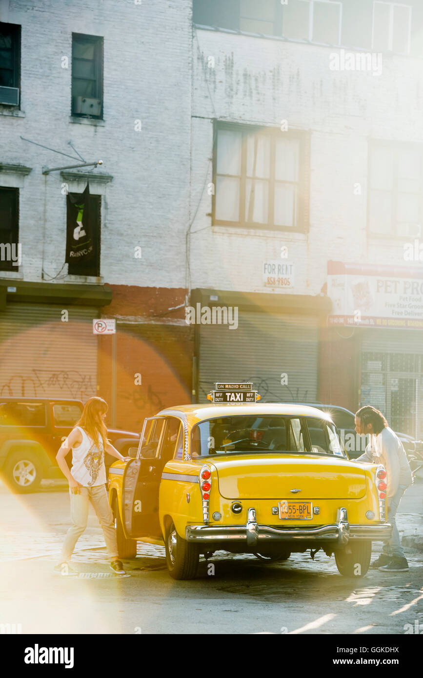 Checker cab hi-res stock photography and images - Alamy