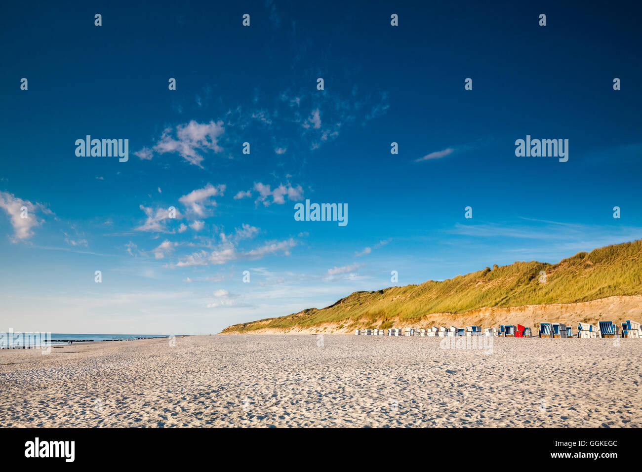 Red cliff islands hi-res stock photography and images - Alamy