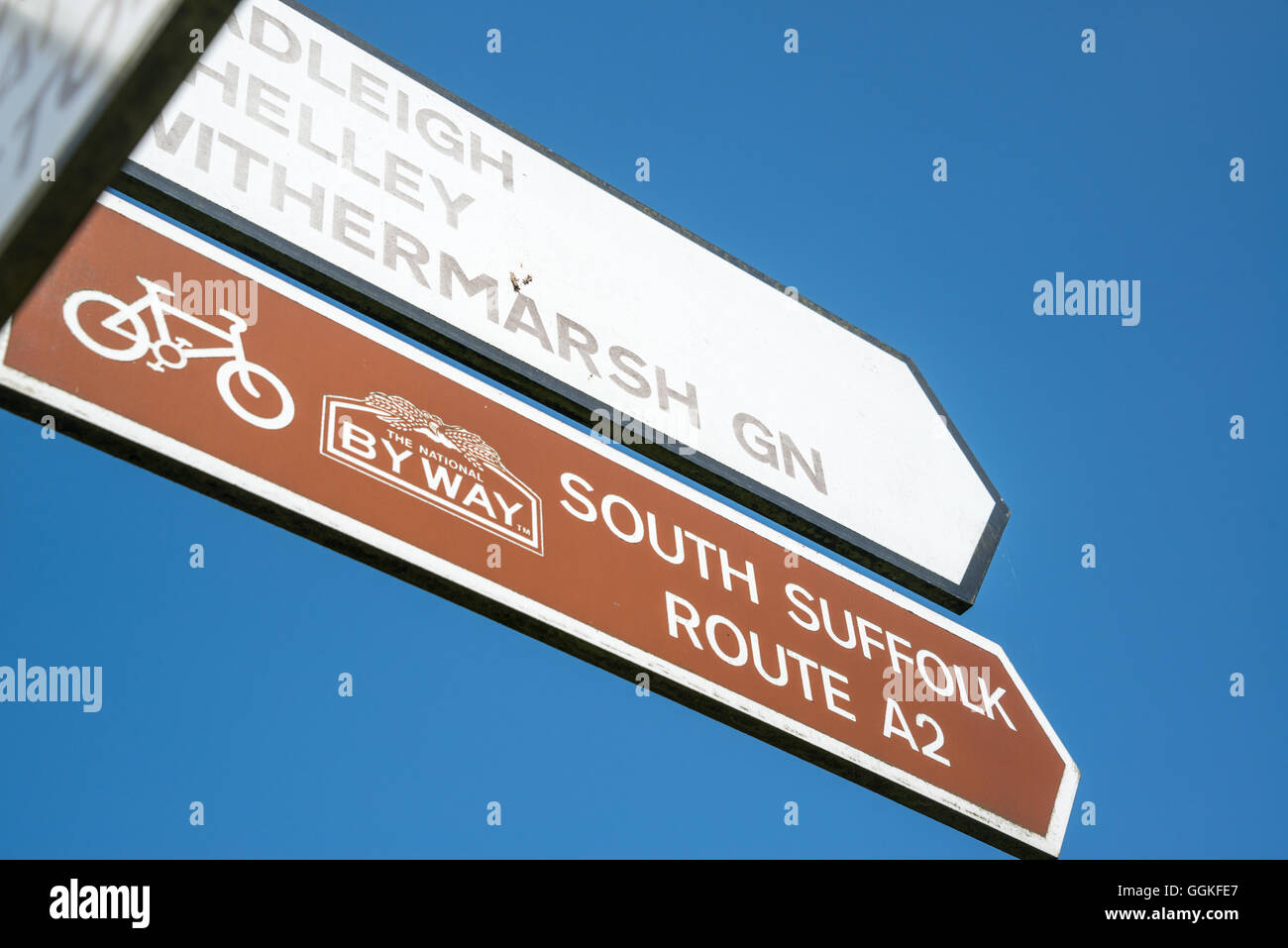 Cycling country lanes uk hi-res stock photography and images - Alamy