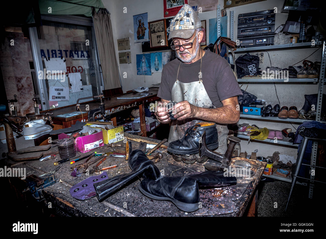 Shoeworker hi-res stock photography and images - Alamy