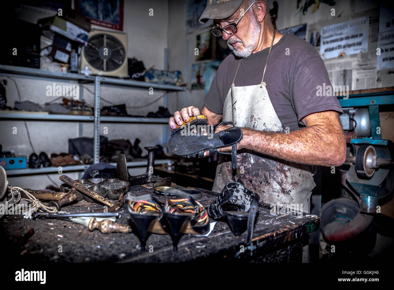 Shoeworker hi-res stock photography and images - Alamy