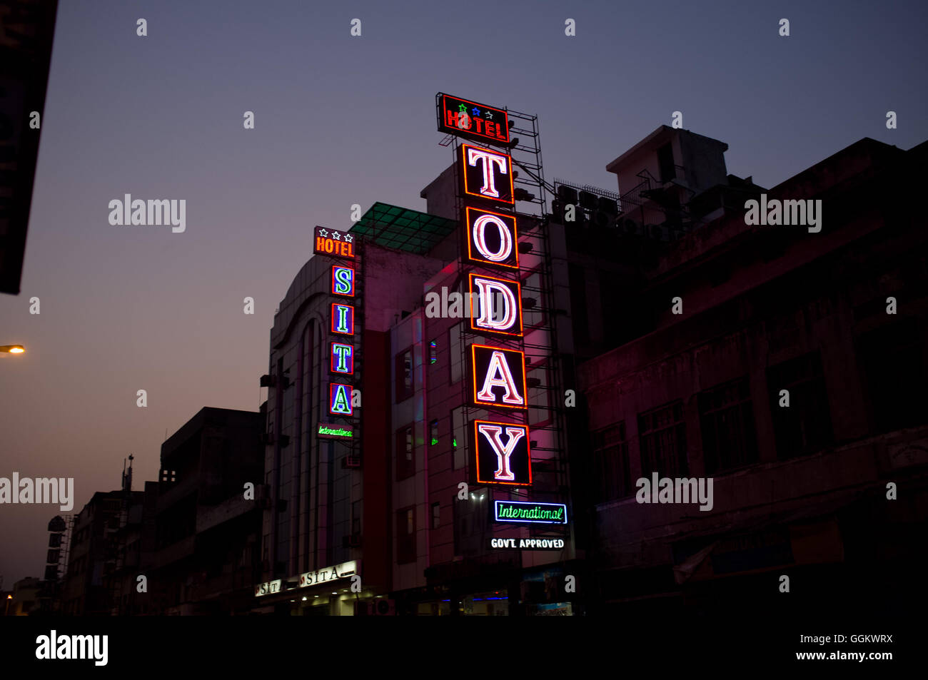 Neon light signs hi-res stock photography and images - Alamy