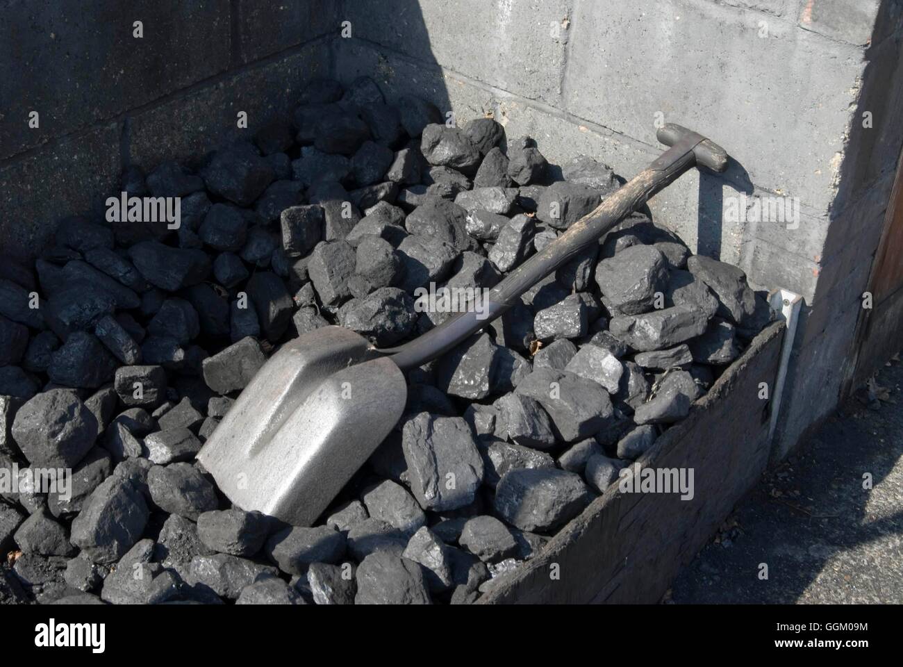 Coal - Steam coal- - Used for powering steam engines MIW253509 Stock ...