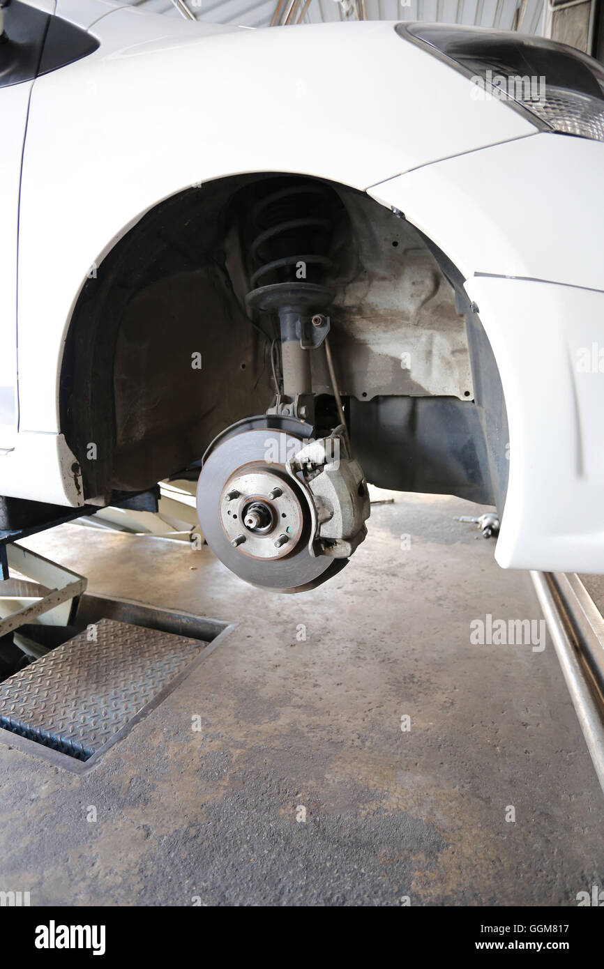 Car hub hi-res stock photography and images - Alamy