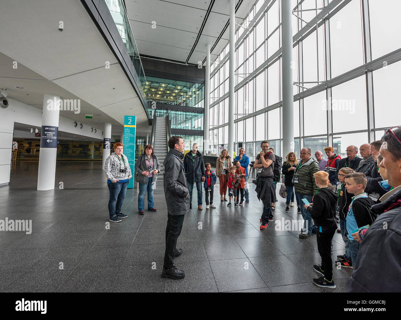 Wembley stadium tour hi-res stock photography and images - Alamy