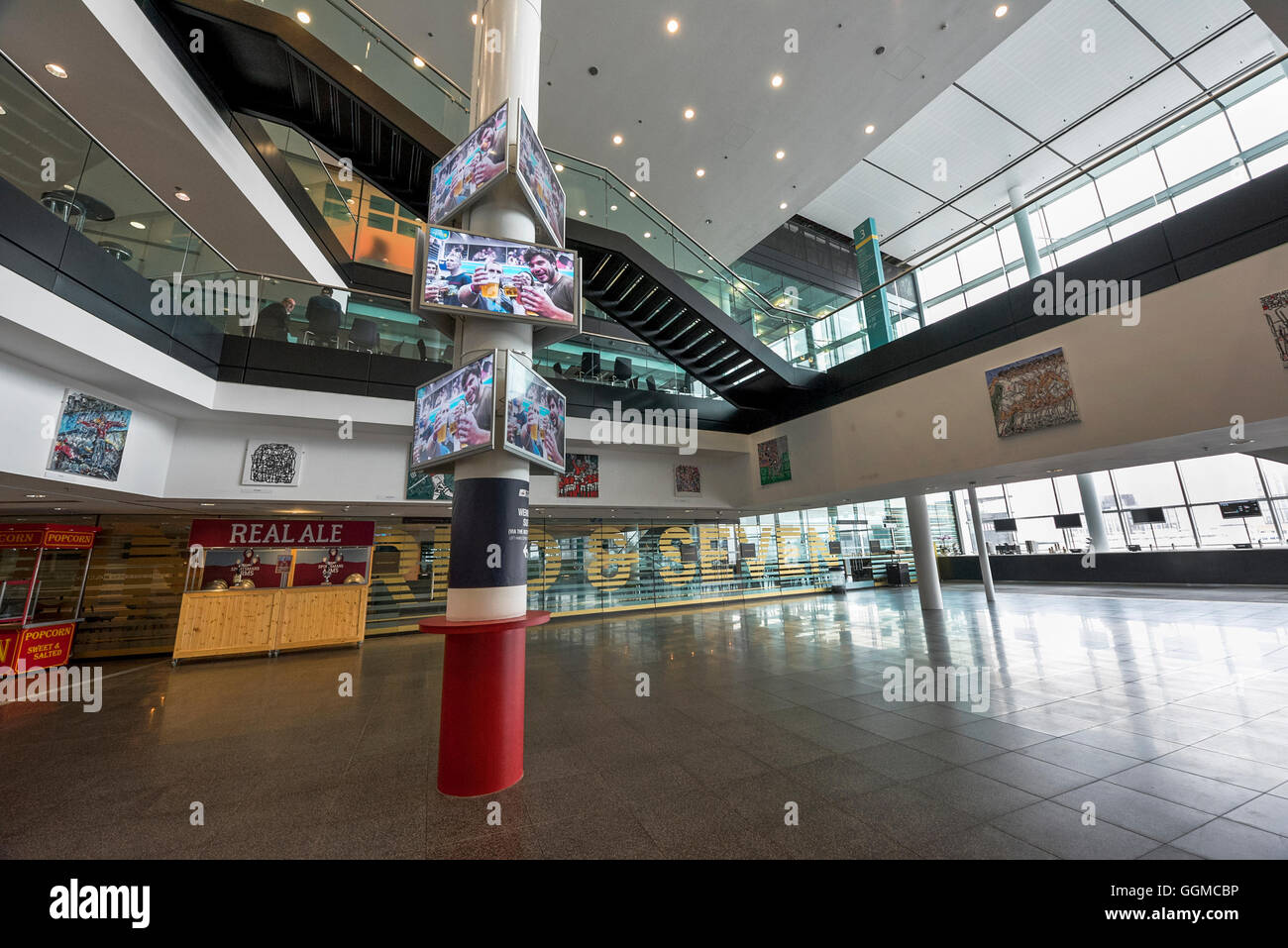 Wembley stadium interior hi-res stock photography and images - Alamy