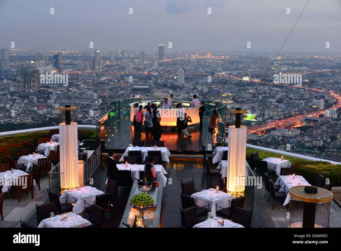 Sky bar on the lebua hi-res stock photography and images - Alamy