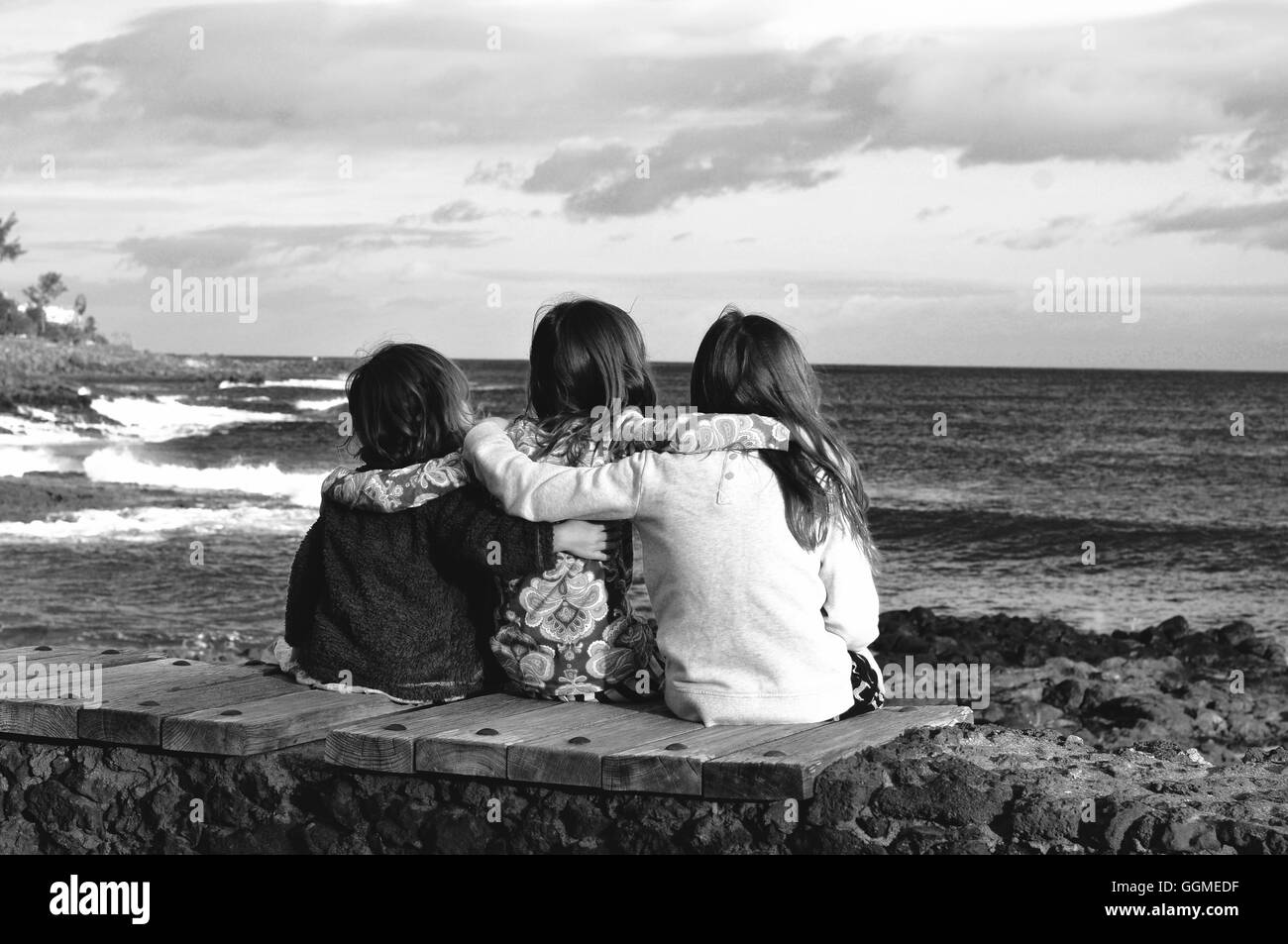 Children arms around each other hi-res stock photography and images - Alamy
