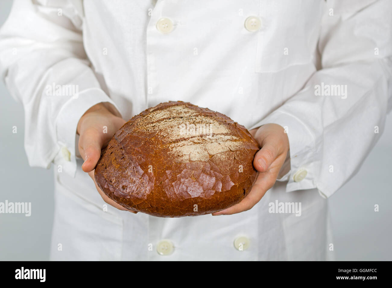 Holding fresh bread hi-res stock photography and images - Alamy