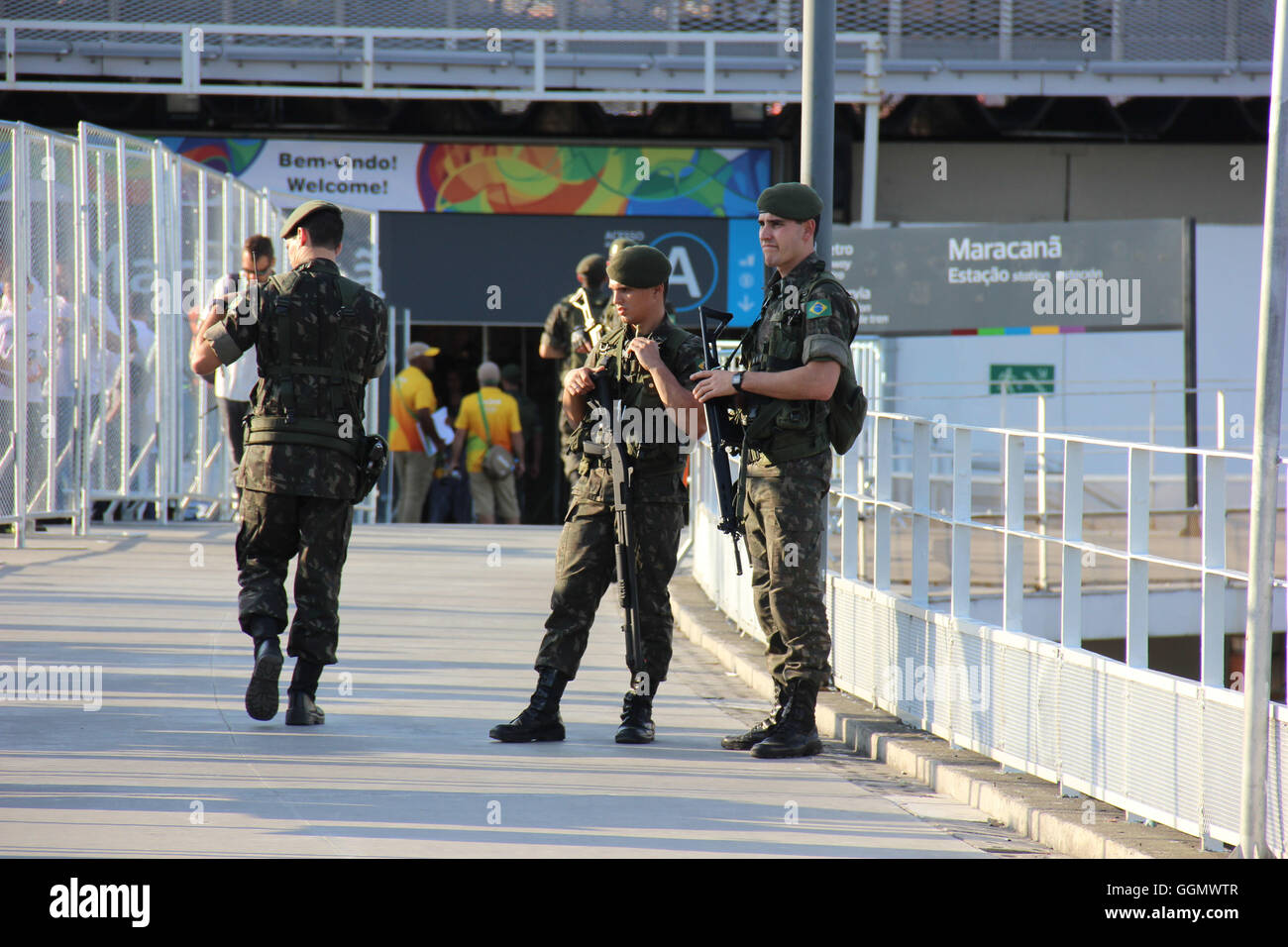Rio de Janeiro, Brazil. 05th Aug, 2016. Around the Maracanã has large ...