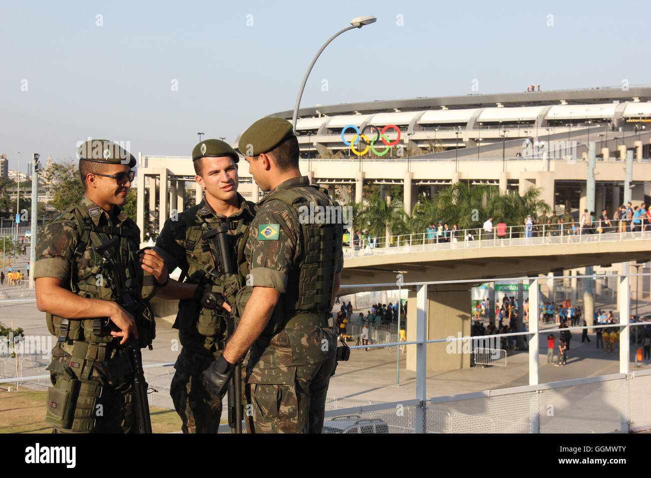 Rio de Janeiro, Brazil. 05th Aug, 2016. Around the Maracanã has large ...