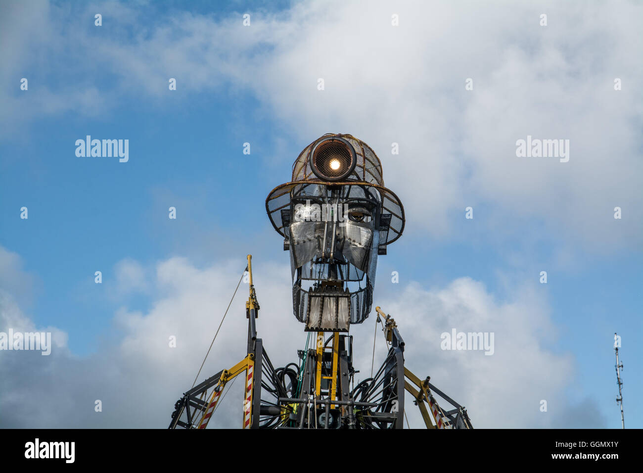 Largest puppet hi-res stock photography and images - Alamy