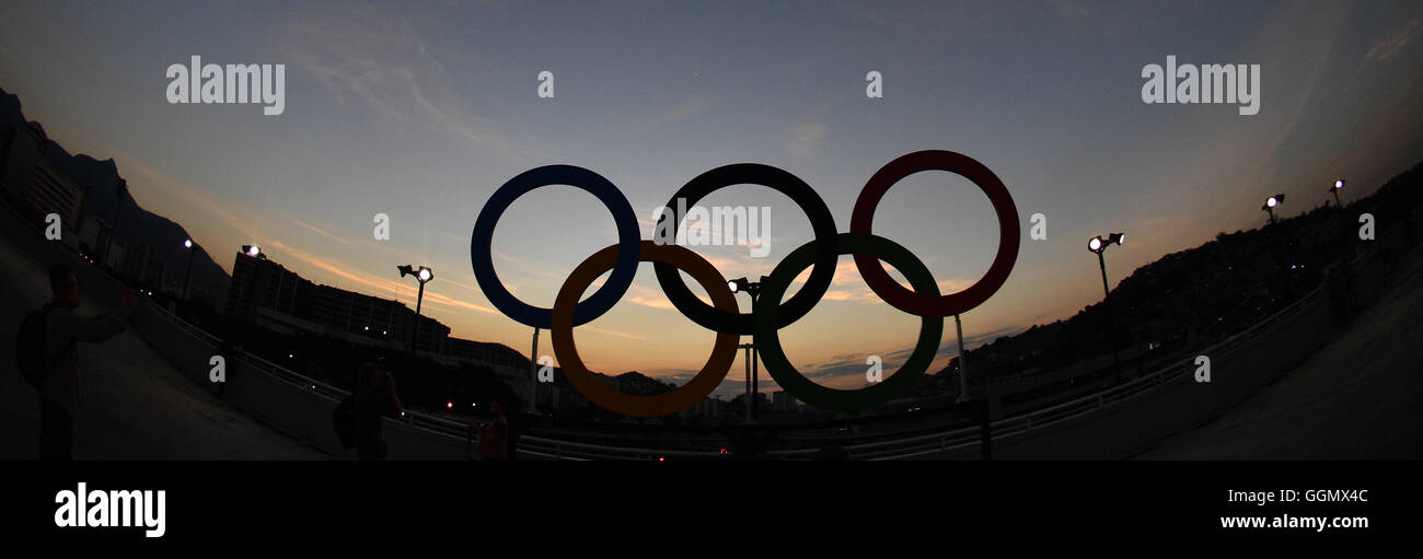 Rio de Janeiro, Brazil. 5th Aug, 2016. The Olympic Rings are seen in ...