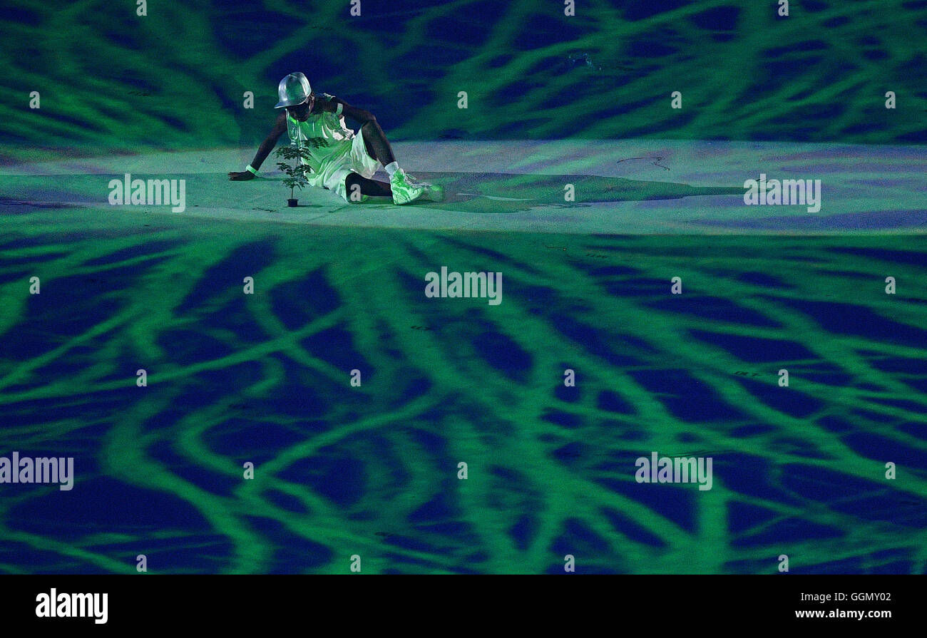 Rio de Janeiro, Brazil. 5th Aug, 2016. Twelve year old rapper Mc Soffia ...