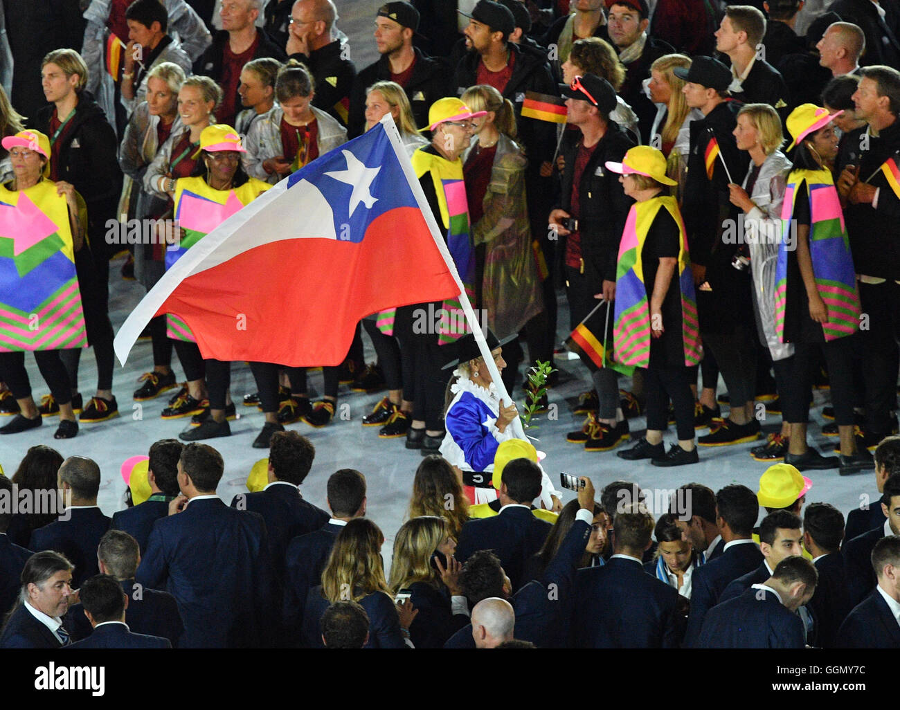 Rio de Janeiro, Brazil. 5th Aug, 2016. Flag bearer Erika Olivera of ...