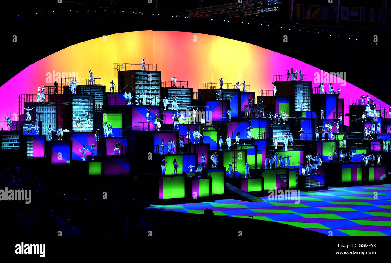 Rio De Janeiro, Brazil. 5th Aug, 2016. Artists perform at Maracana ...