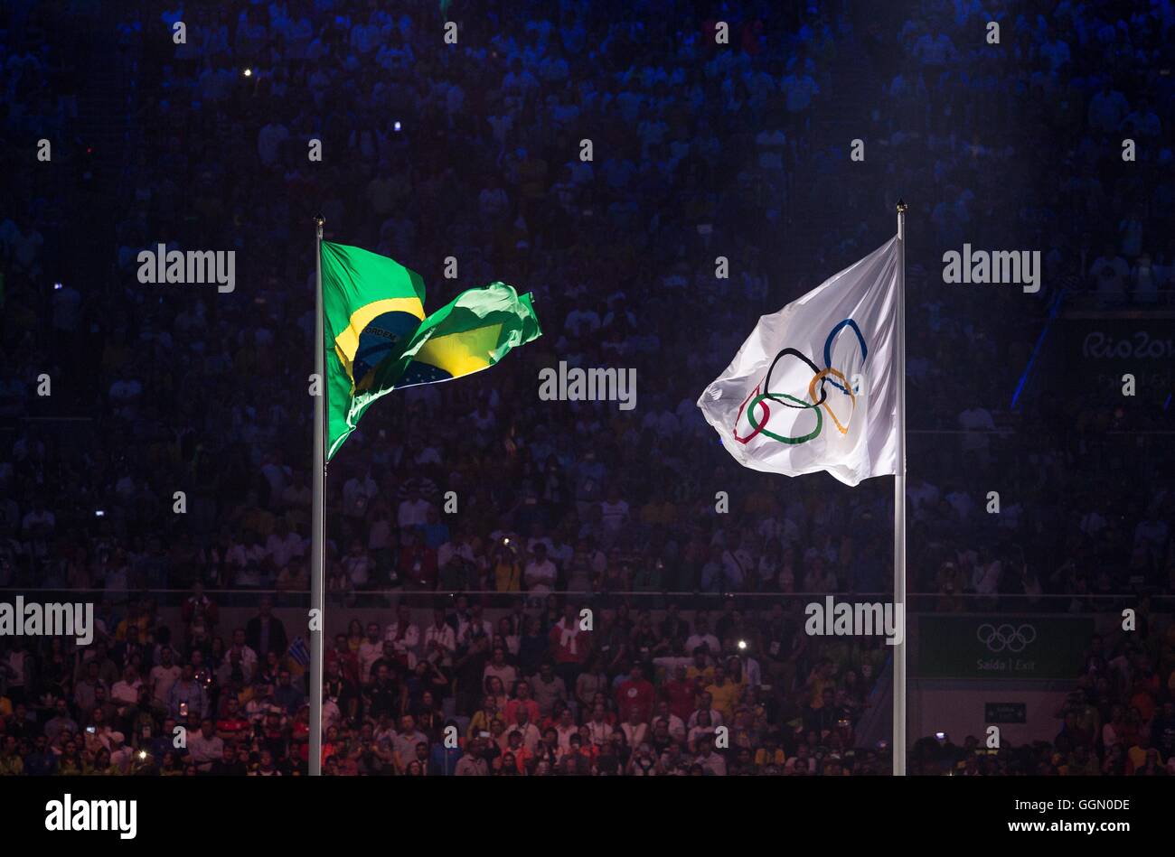 2016 rio olympics opening ceremony hi-res stock photography and images ...
