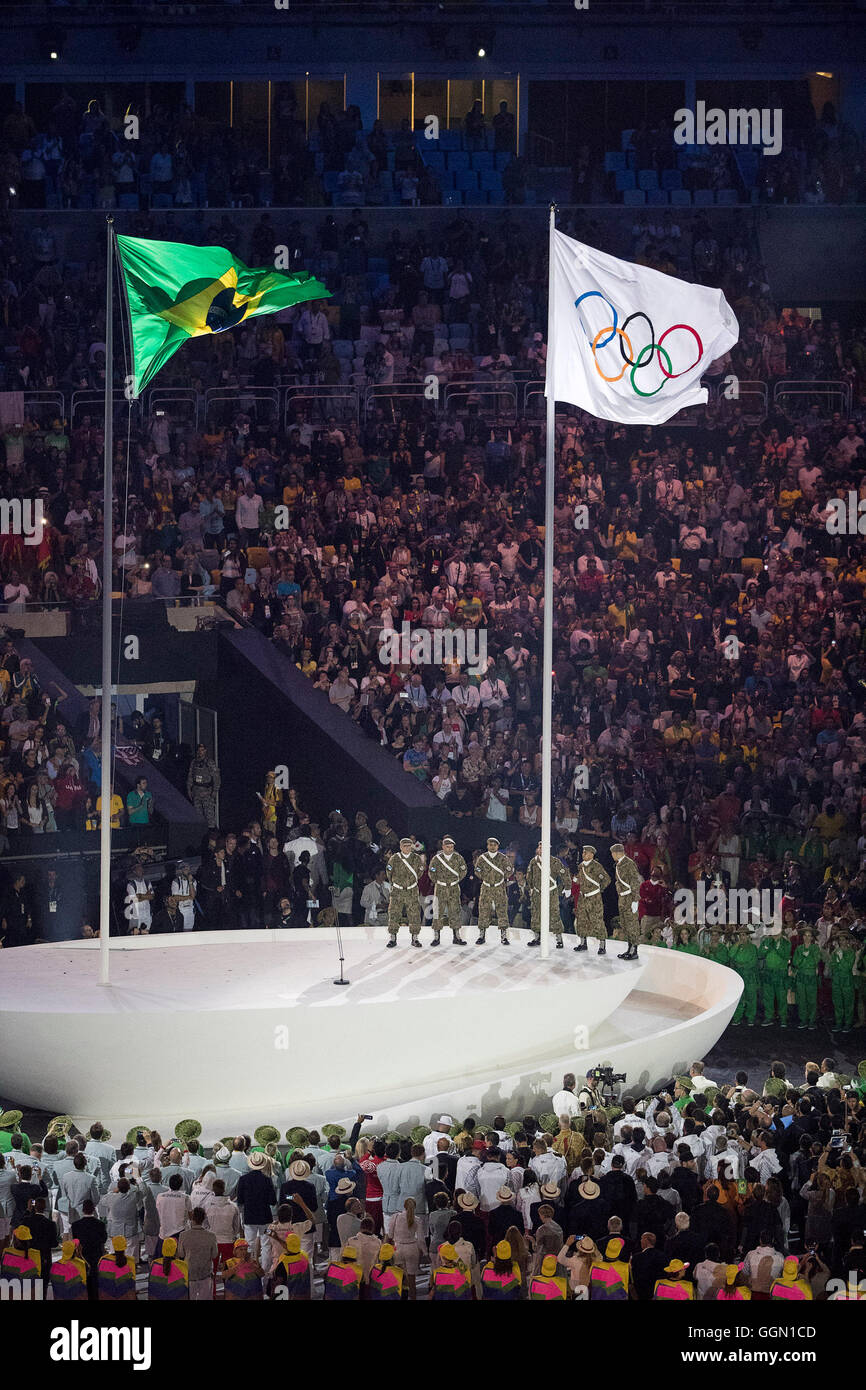 2016 summer olympics ceremony flag hi-res stock photography and images ...