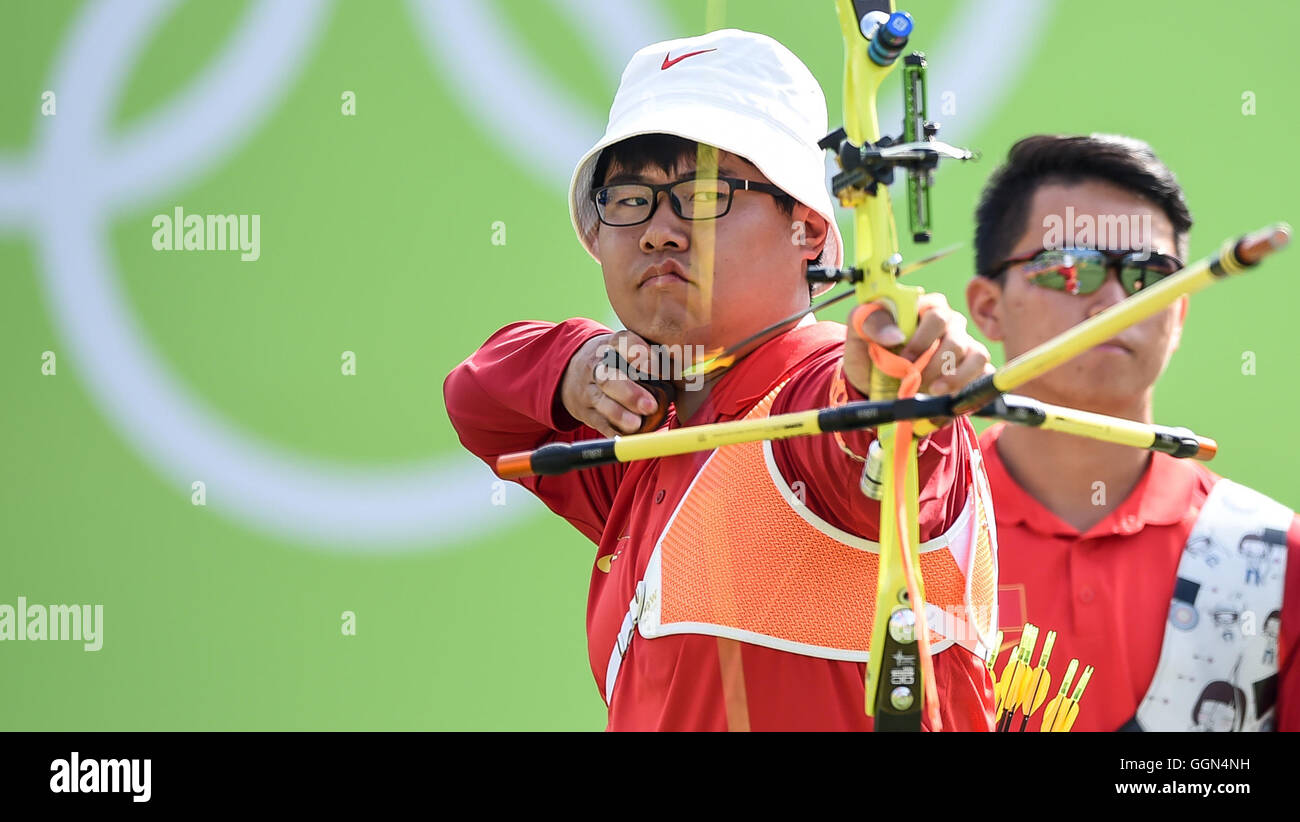 Mens Team Elimination High Resolution Stock Photography and Images - Alamy