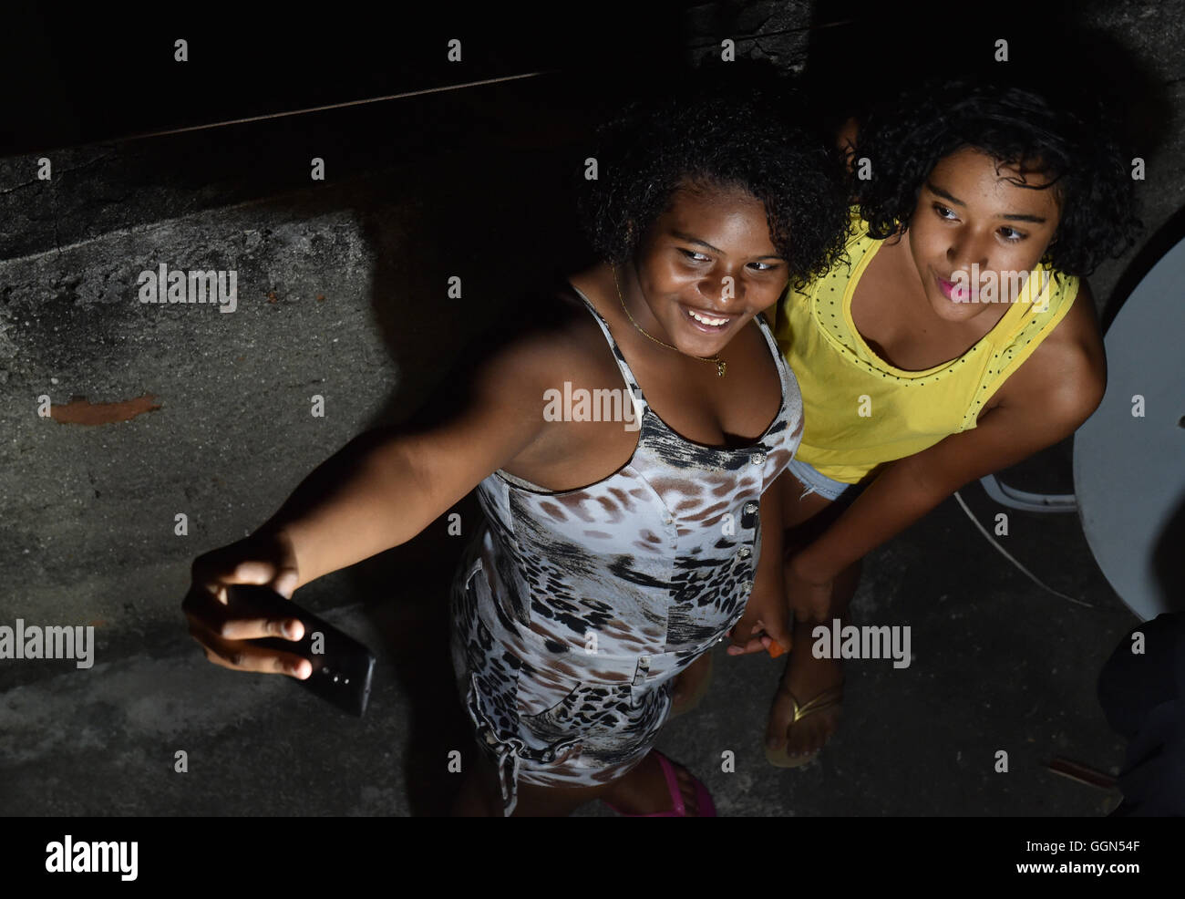 Rio de Janeiro, Brazil. 5th Aug, 2016. Sarah and Kaylane pose for a ...