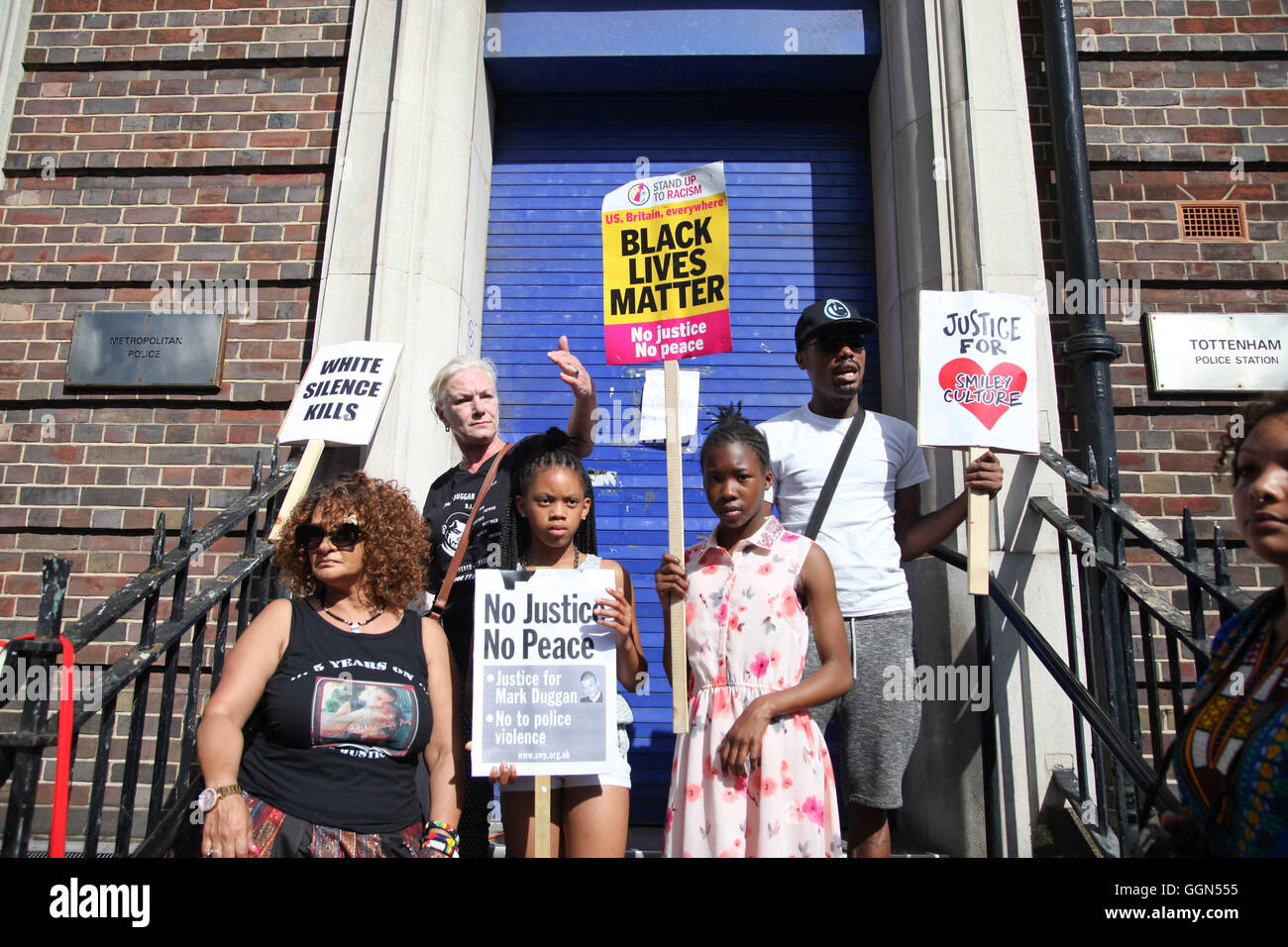 Tottenham police station hi-res stock photography and images - Alamy