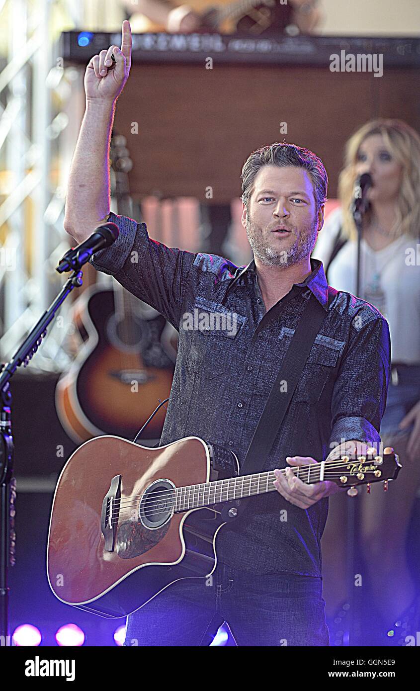 New York, NY, USA. 5th Aug, 2016. Blake Shelton on stage for NBC Today ...