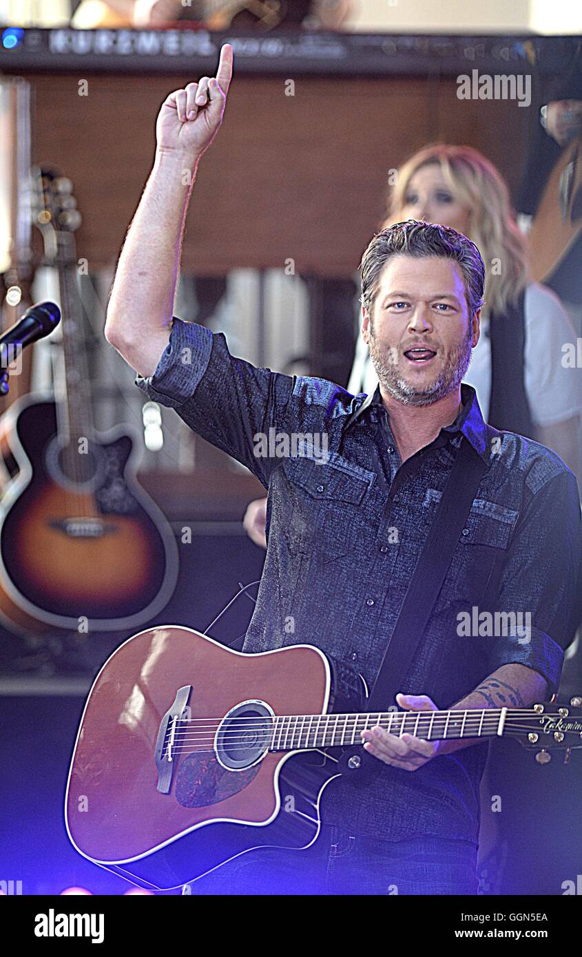 New York, NY, USA. 5th Aug, 2016. Blake Shelton on stage for NBC Today ...